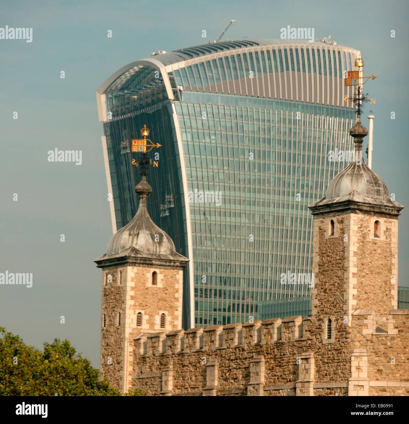 Looming over buildings hi-res stock photography and images - Alamy
