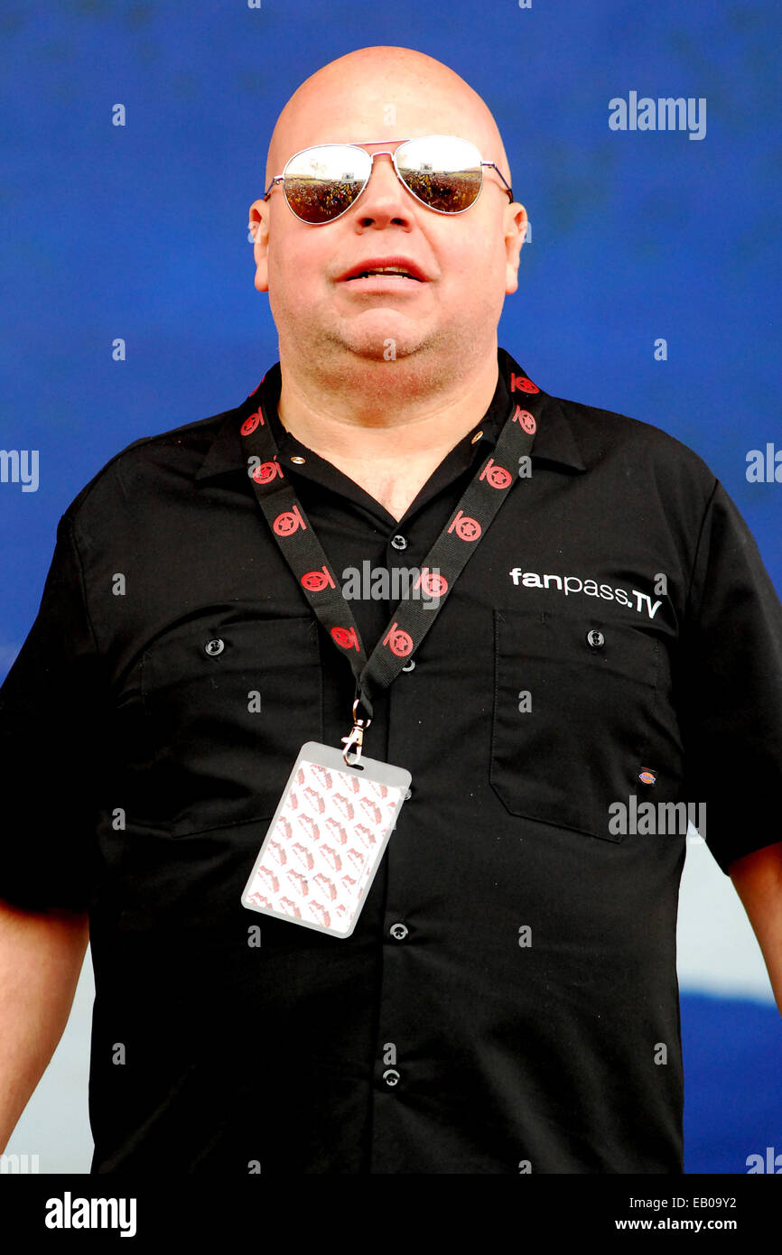 Matt pinfield hi-res stock photography and images - Alamy