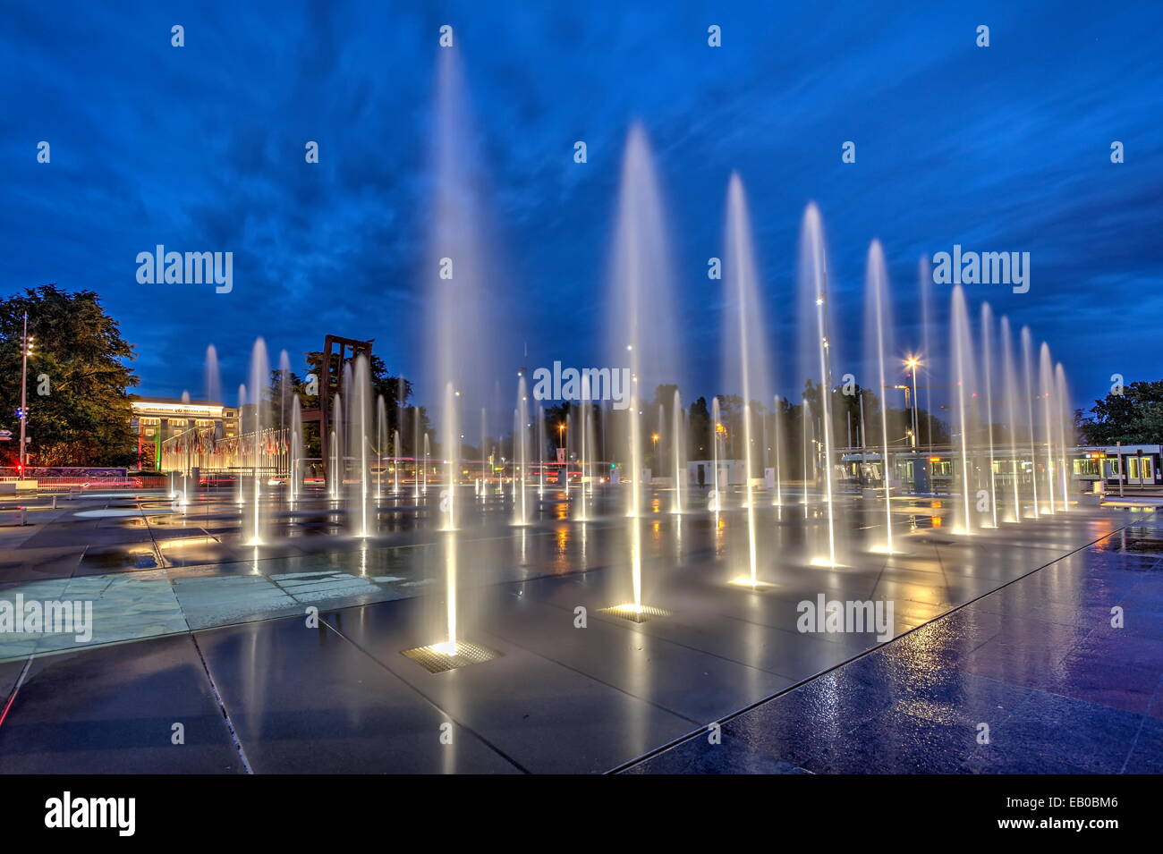 United-Nations place and international organisations buildings by night ...