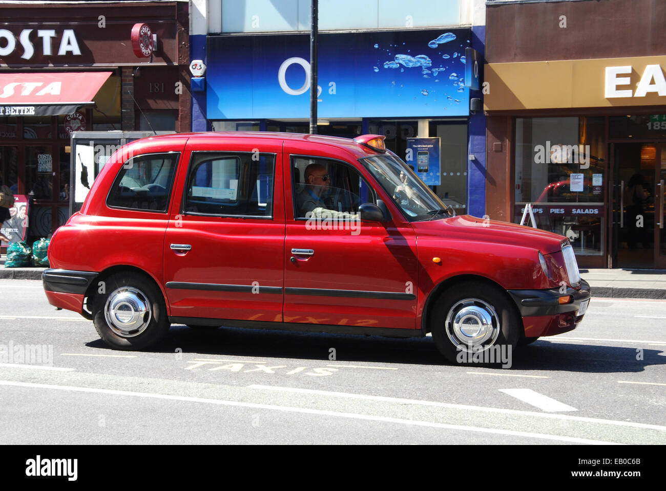 London taxi coffee bar hi-res stock photography and images - Alamy