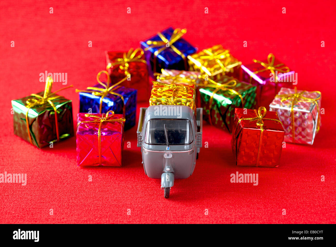 Present red big small hi-res stock photography and images - Alamy