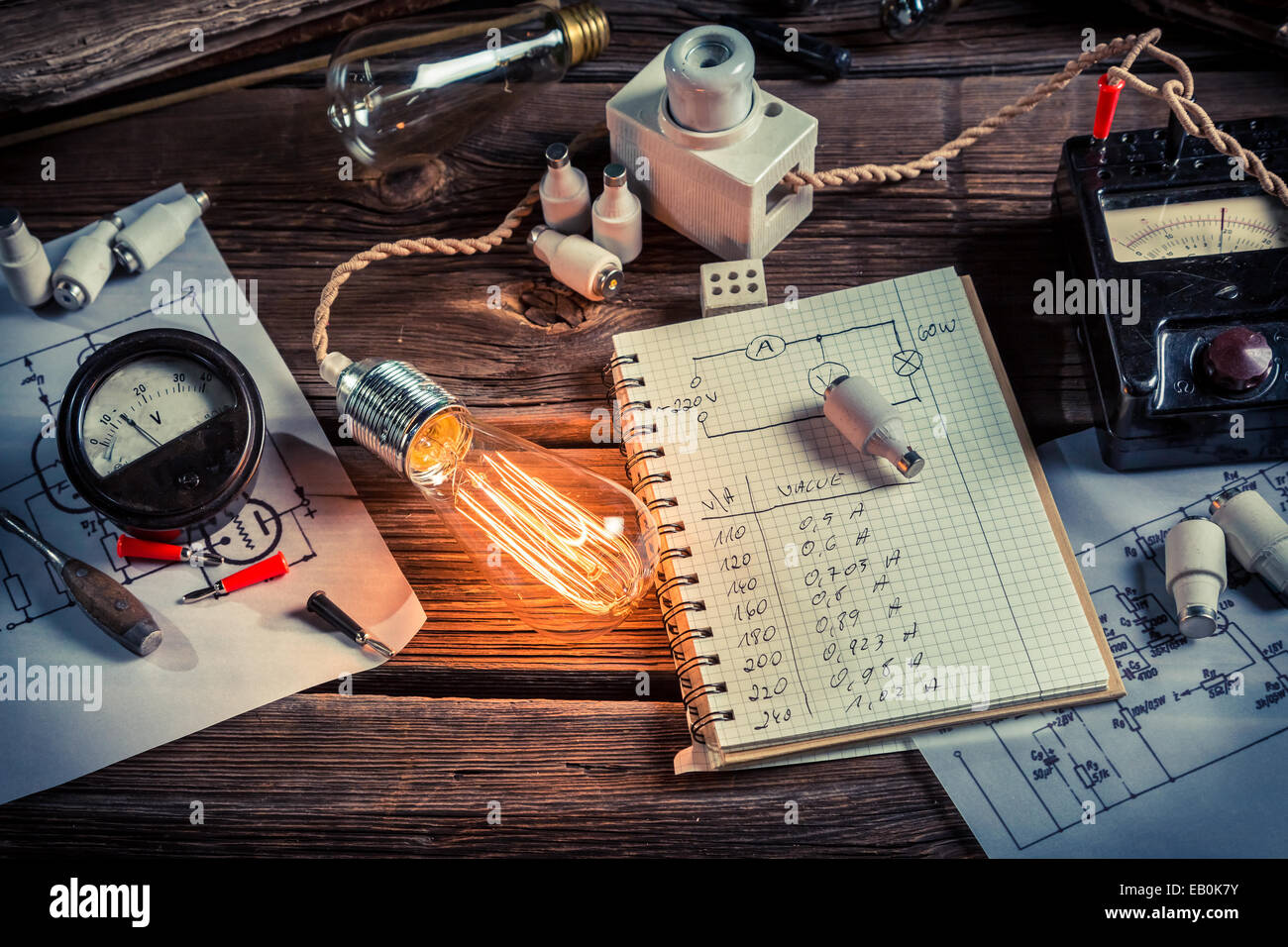 Experience in electrical lab at school Stock Photo - Alamy