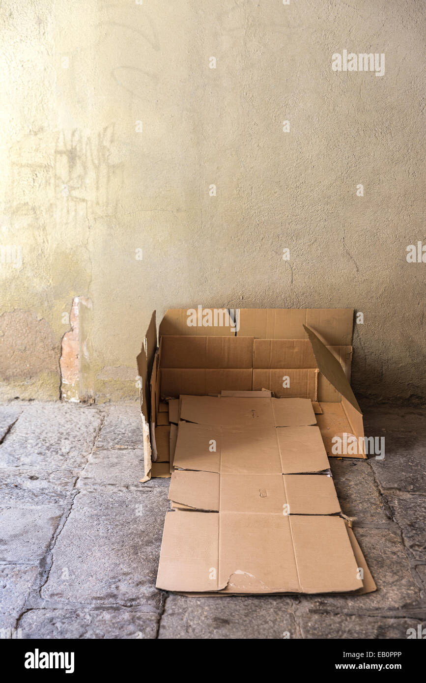 Homeless bed hi-res stock photography and images - Alamy