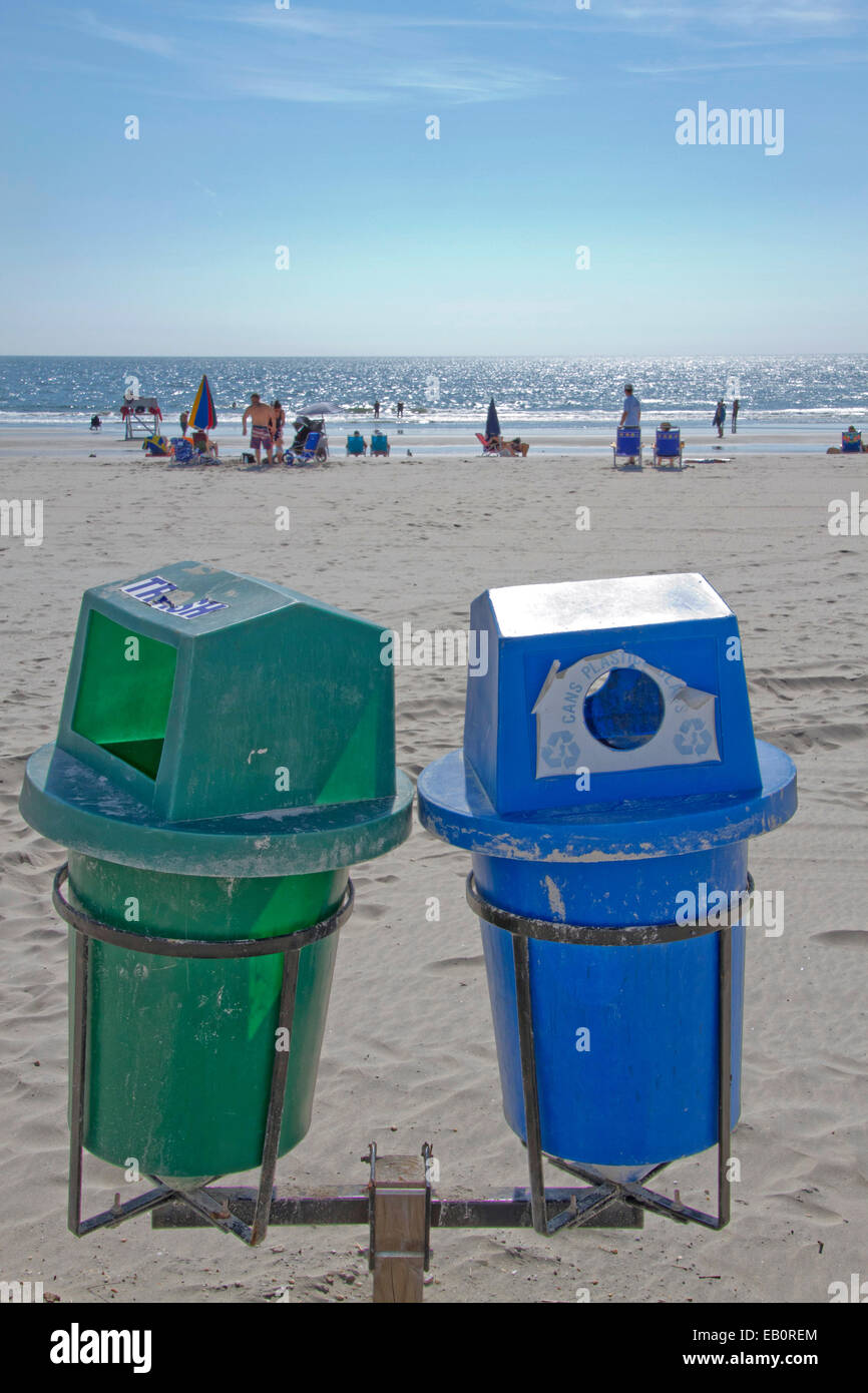 Recycle bins hi-res stock photography and images - Alamy