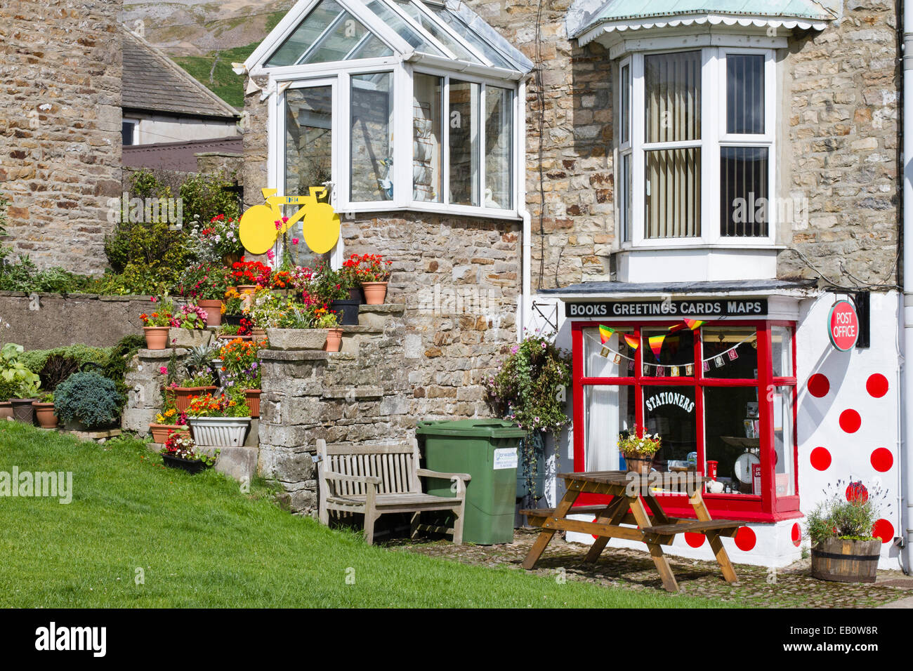 Silhouette de cycle hi-res stock photography and images - Alamy