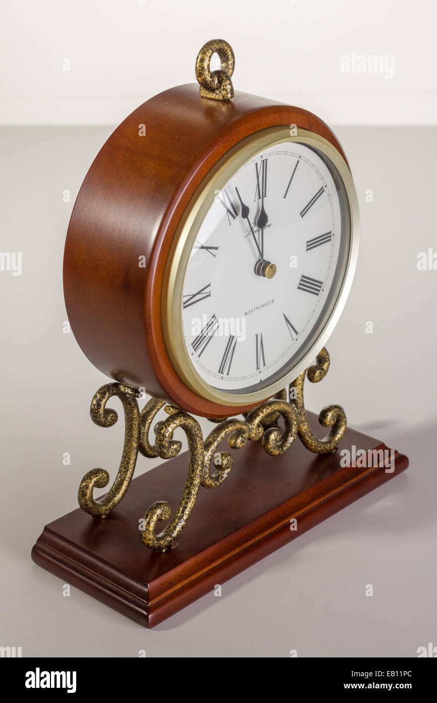 Mantle clock hi-res stock photography and images - Alamy