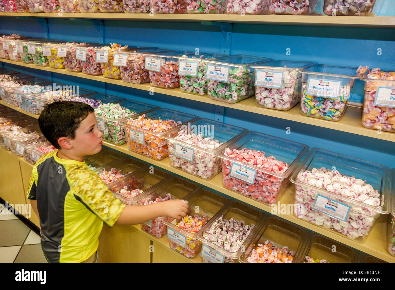 Daytona Beach Florida,Zeno's Boardwalk Sweet Shop,taffy,bins,containers ...