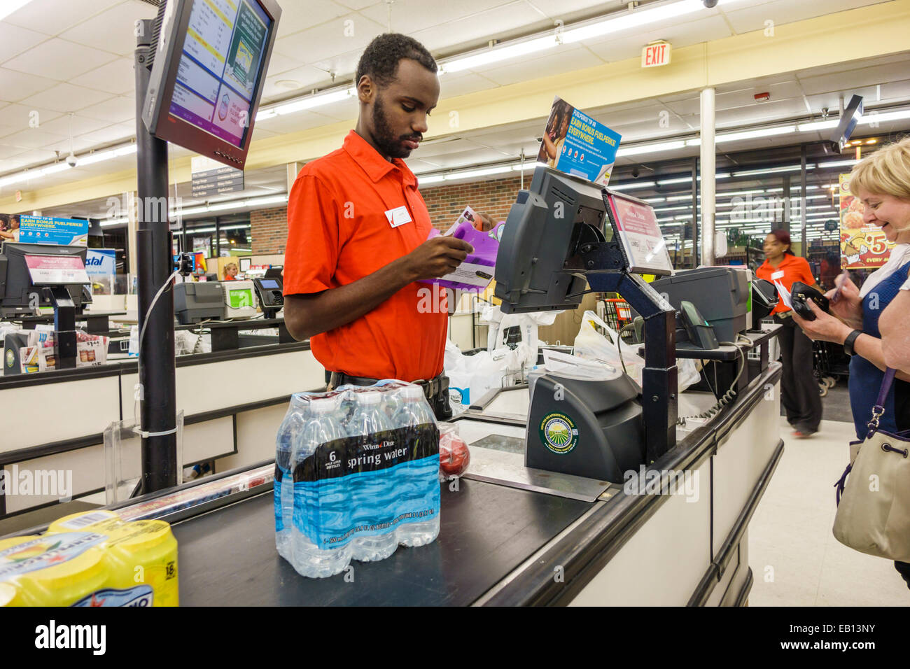 Winn Grocery Store High Resolution Stock Photography and Images - Alamy