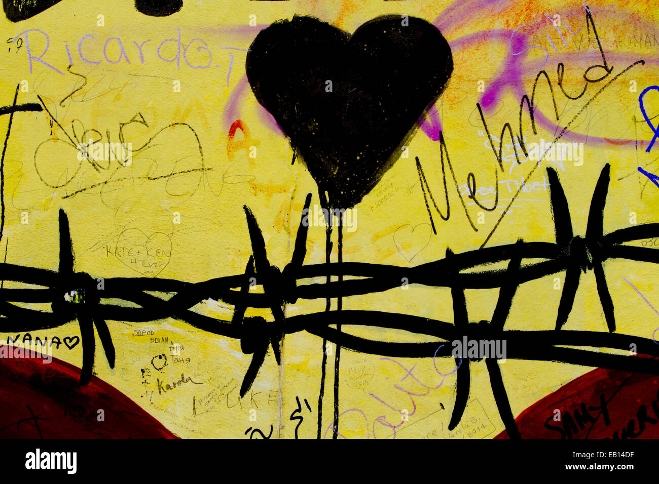 Berlin street art graffiti yellow hi-res stock photography and images ...