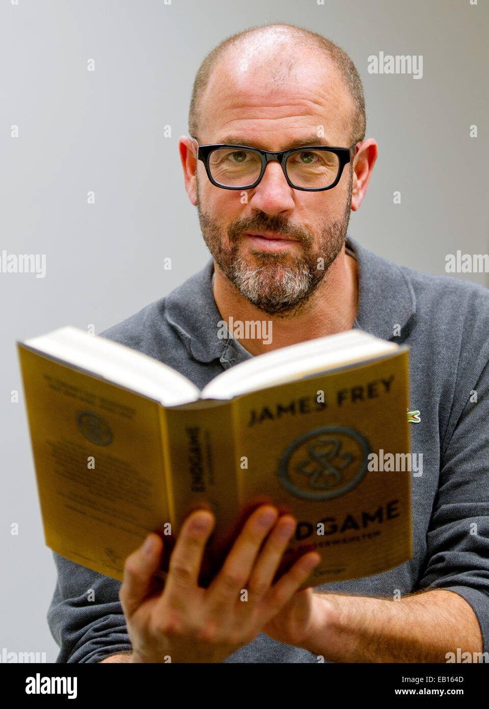 James frey 2014 hi-res stock photography and images - Alamy