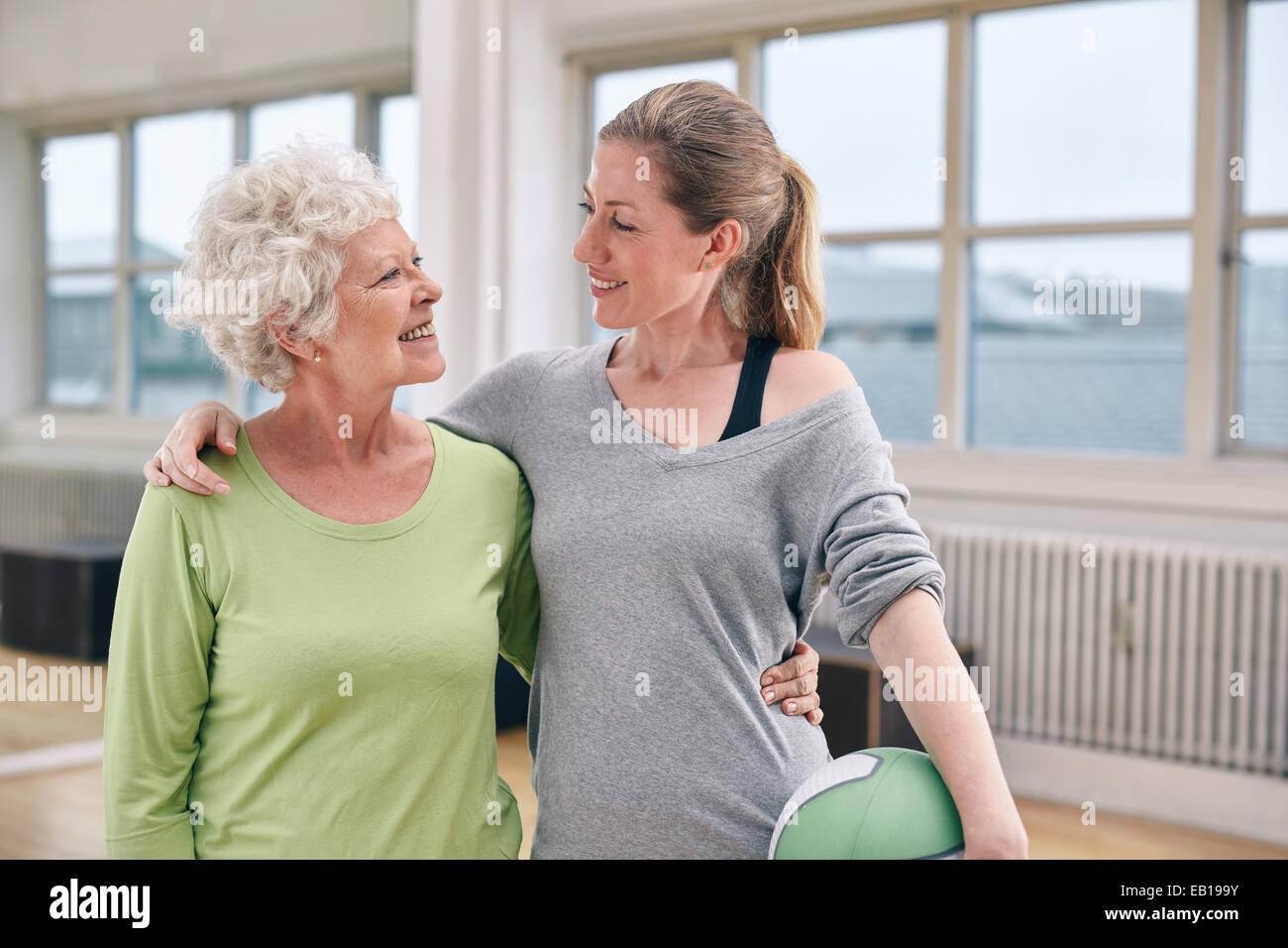 Gym candid hi-res stock photography and images - Alamy