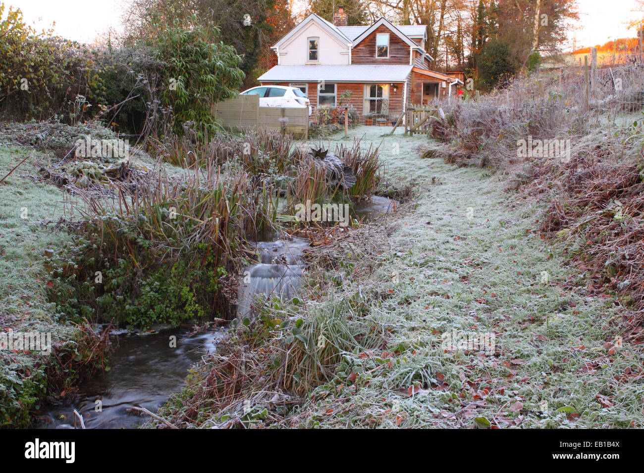 Frosty house night uk hi-res stock photography and images - Alamy