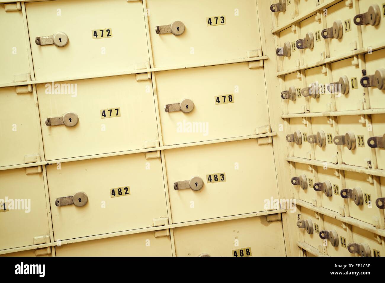 Banking cells hi-res stock photography and images - Alamy