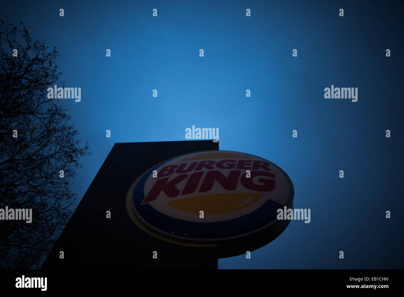 The lights of a Burger King neon sign are switched off in Cologne ...