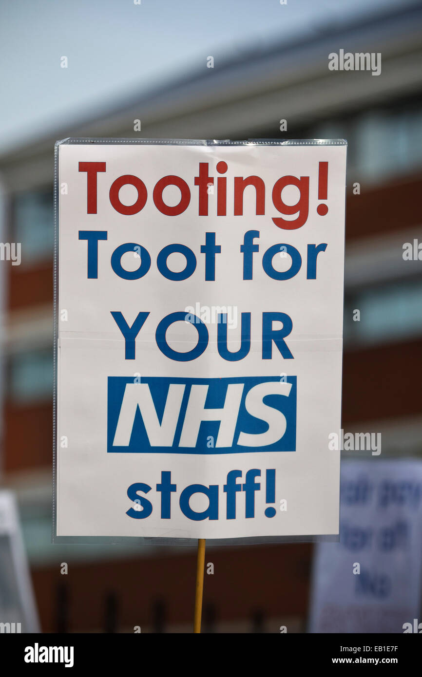 London, UK. 24th Nov, 2014. NHS staff on strike across UK, St George's ...