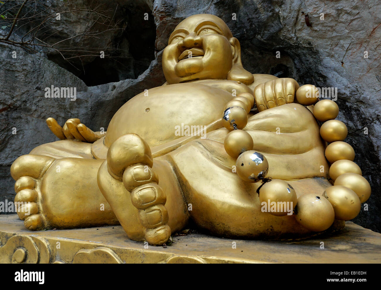 Happy modern statue hi-res stock photography and images - Alamy