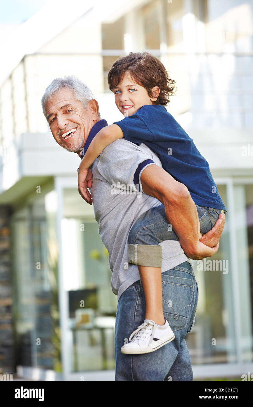 Family back old hi-res stock photography and images - Alamy