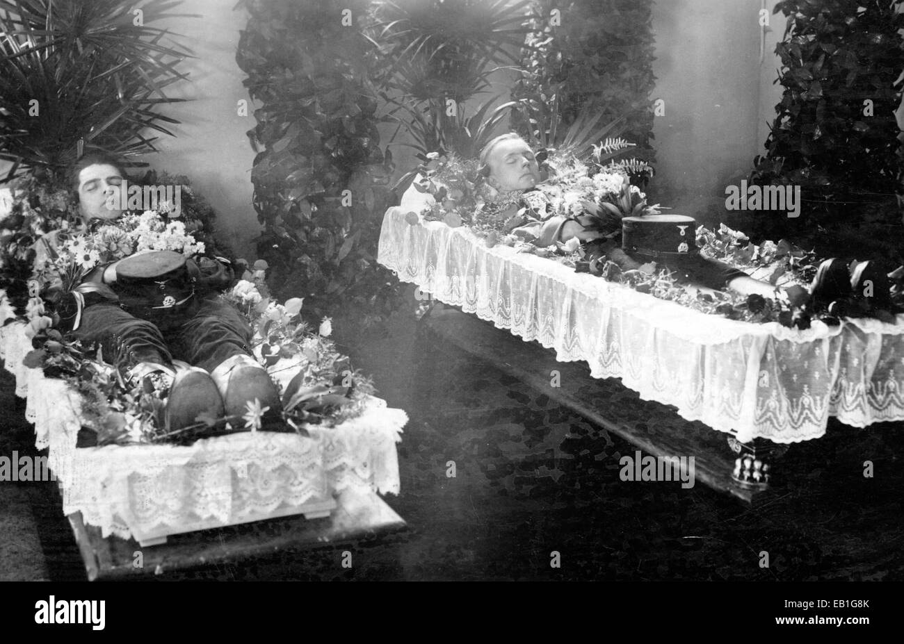 Schutzstaffel 1931 hi-res stock photography and images - Alamy