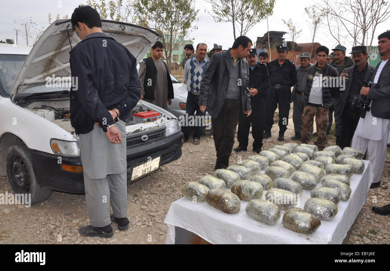Drug smuggler hi-res stock photography and images - Alamy