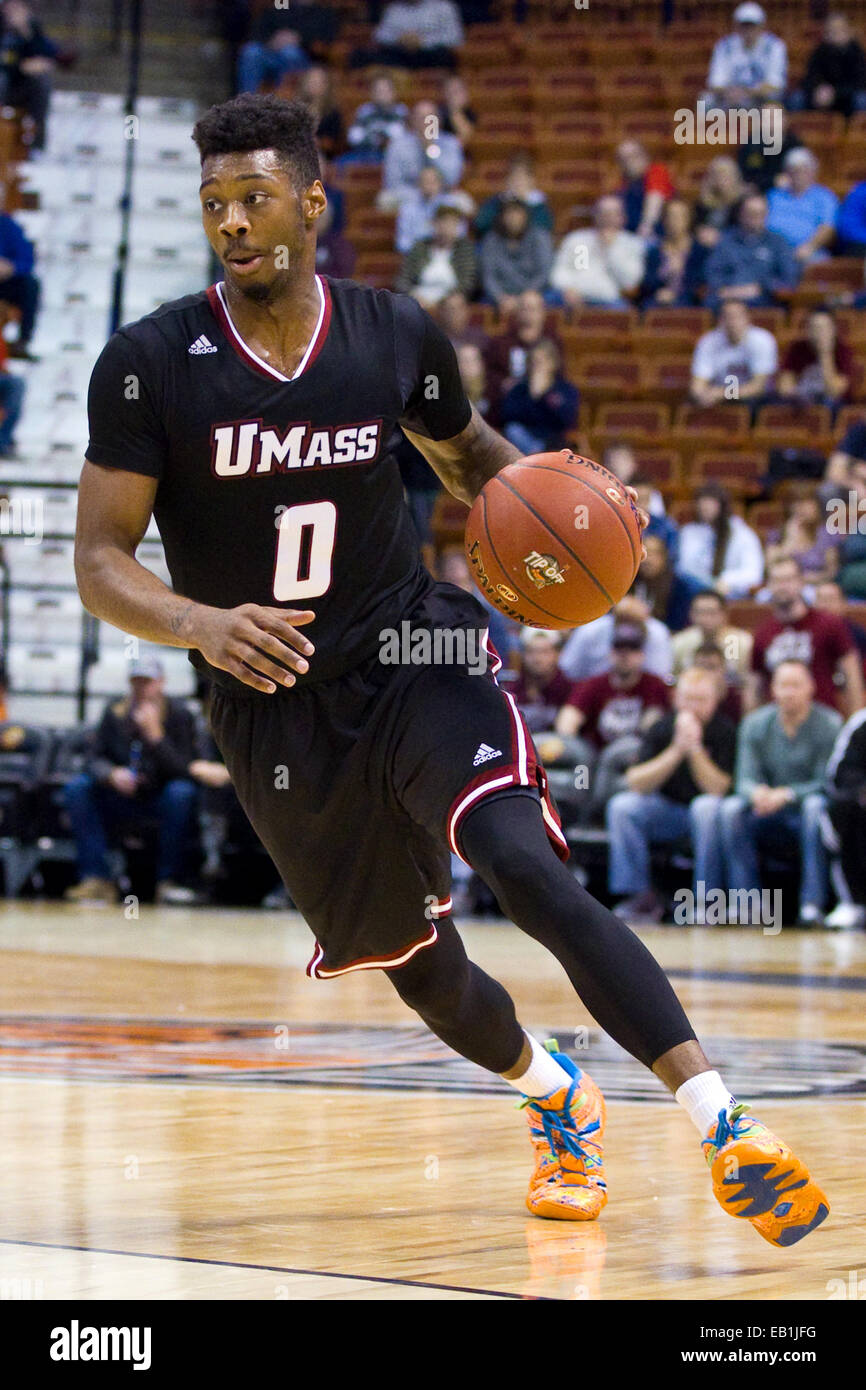 Mohegan Sun Arena. 23rd Nov, 2014. Massachusetts Minutemen guard Donte ...