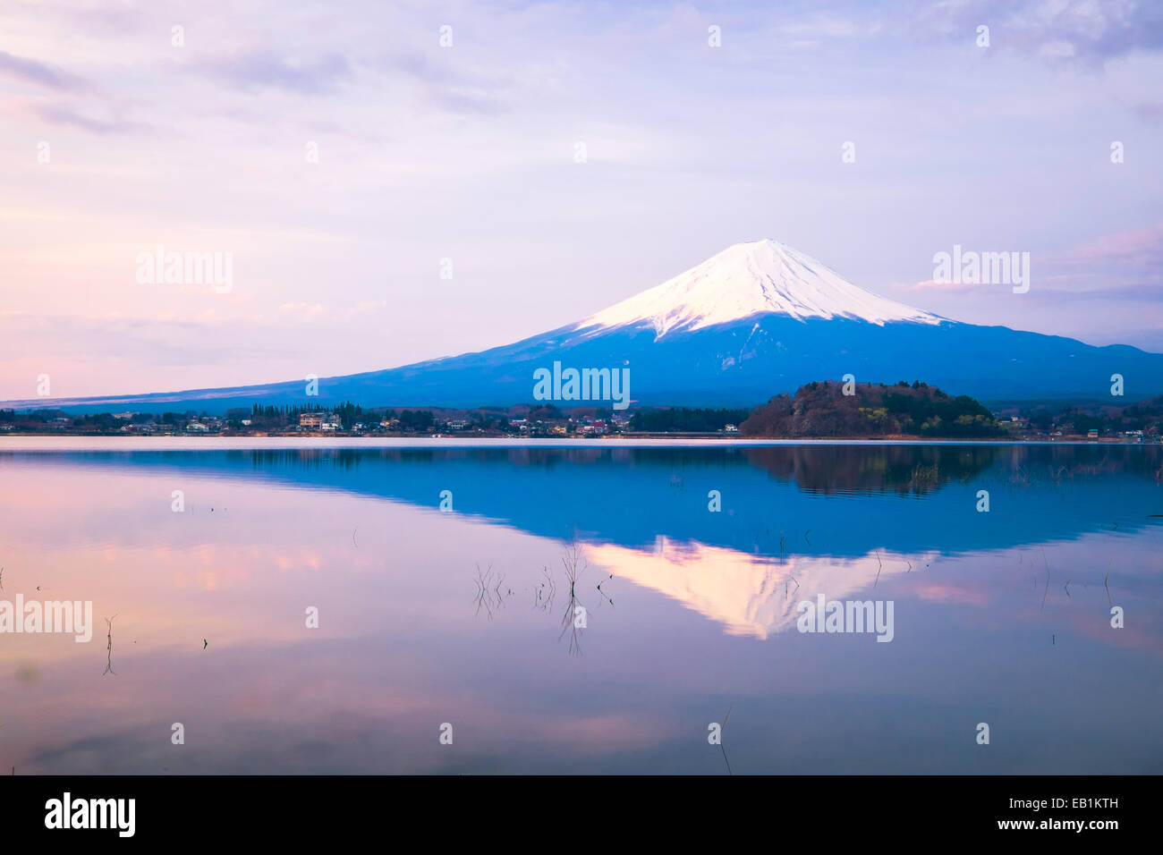 The beautiful mount Fuji in Japan at sunrise Stock Photo - Alamy
