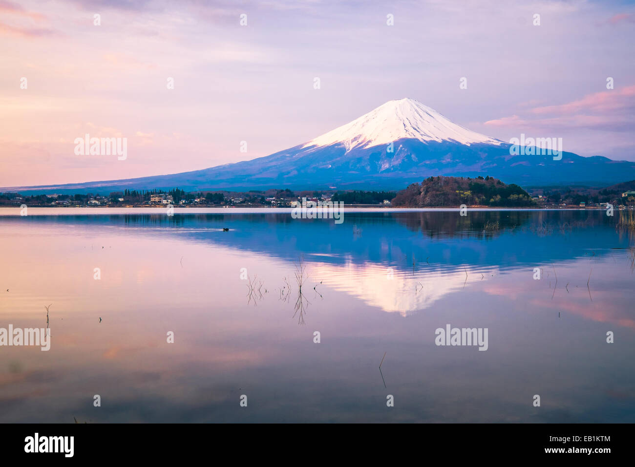 The beautiful mount Fuji in Japan at sunrise Stock Photo - Alamy