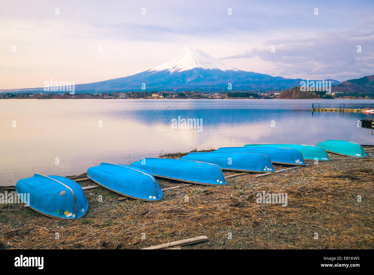 The beautiful mount Fuji in Japan at sunrise Stock Photo - Alamy