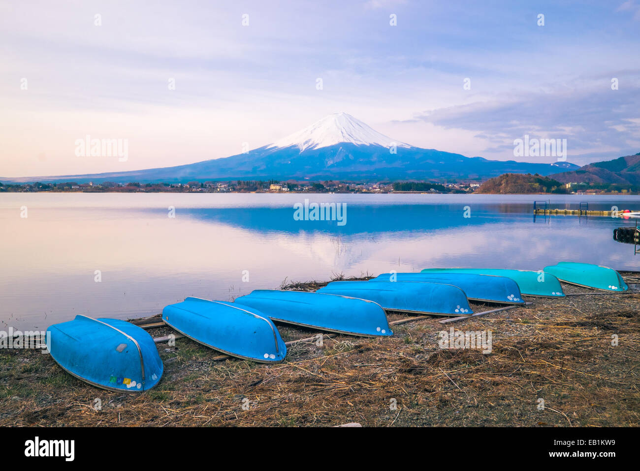 The beautiful mount Fuji in Japan at sunrise Stock Photo - Alamy