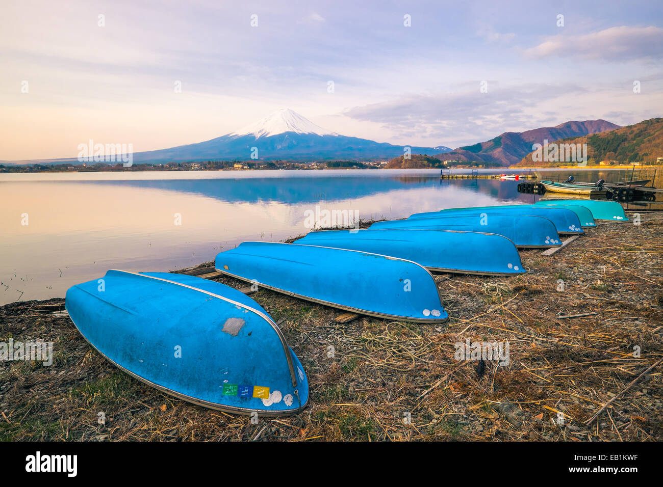 The beautiful mount Fuji in Japan at sunrise Stock Photo - Alamy