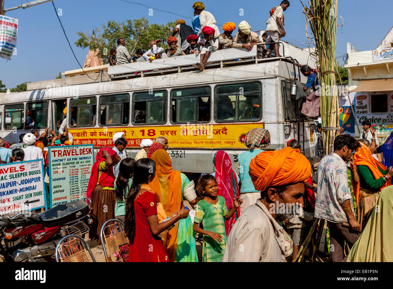 Crowded Bus Station High Resolution Stock Photography and Images - Alamy