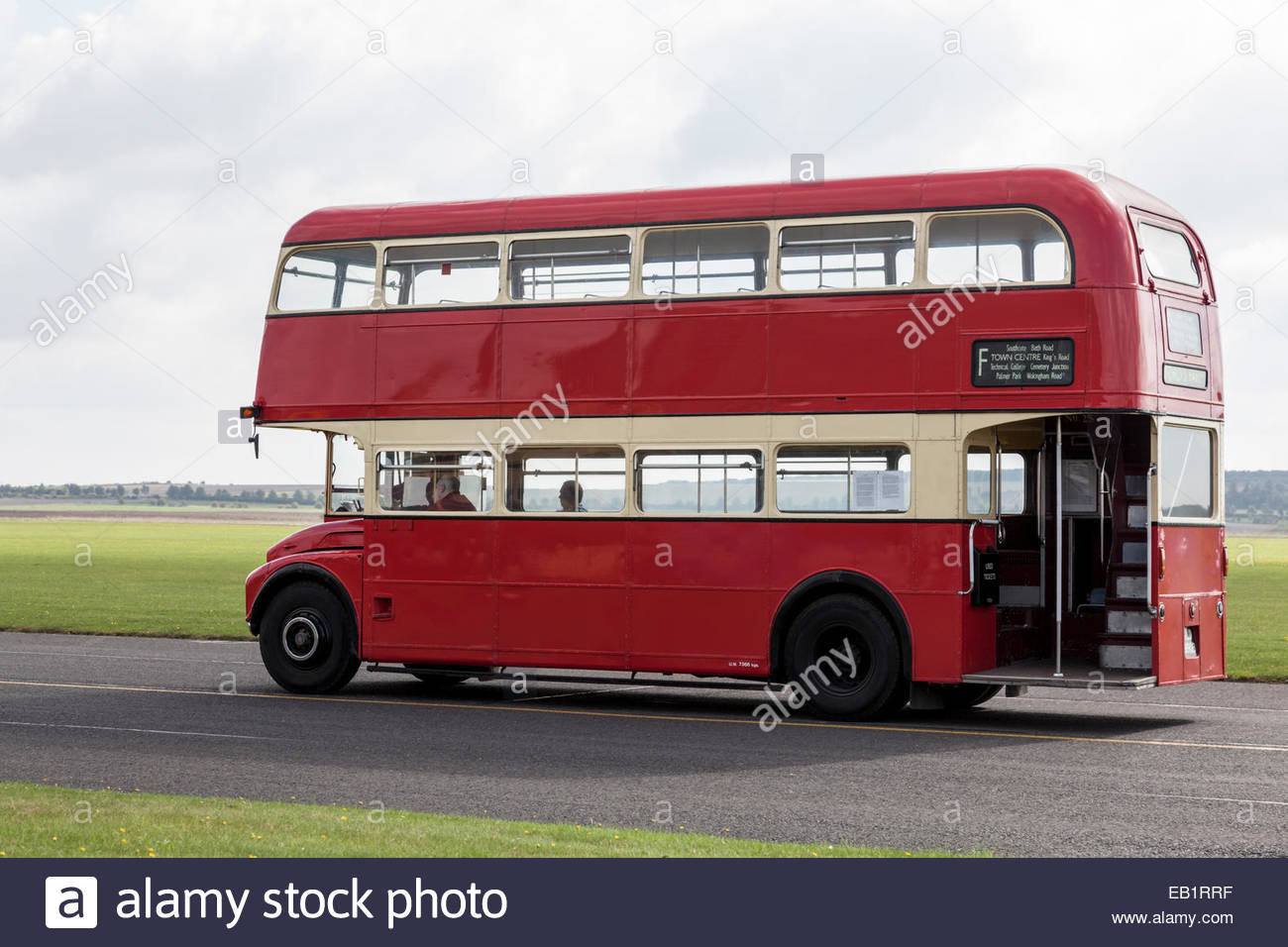 London Bus Side View High Resolution Stock Photography and Images - Alamy