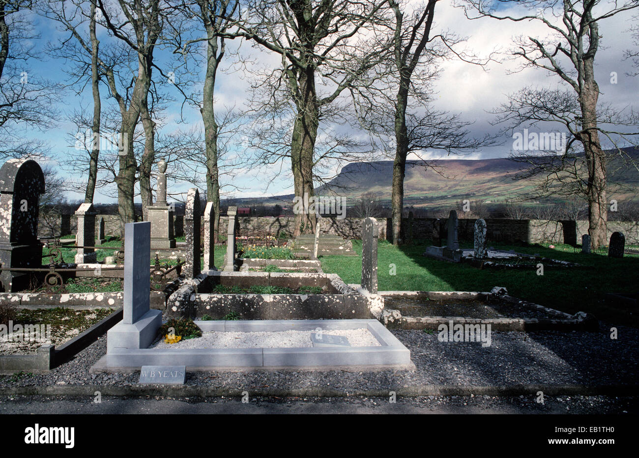 W.B.YEATS GRAVE UNDER THE FOOTHILLS OF BEN BULBEN IN ST COLUMBA'S ...