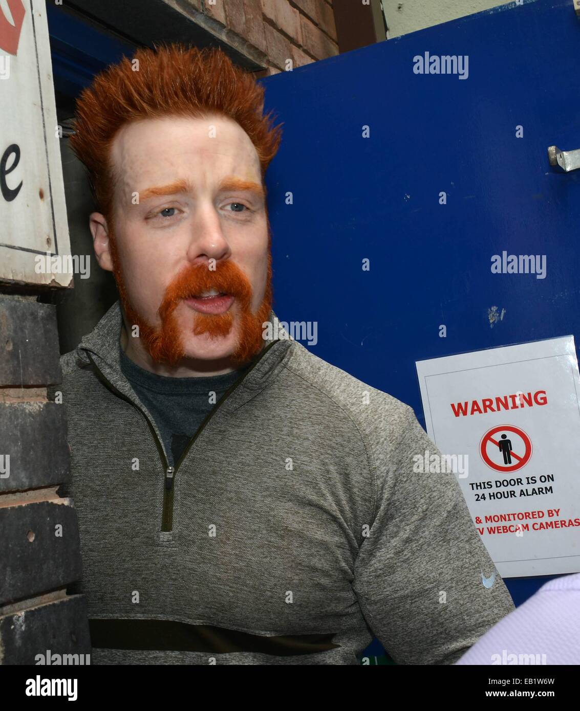 WWE Superstar & United States Champion Sheamus meets hundreds of fans ...