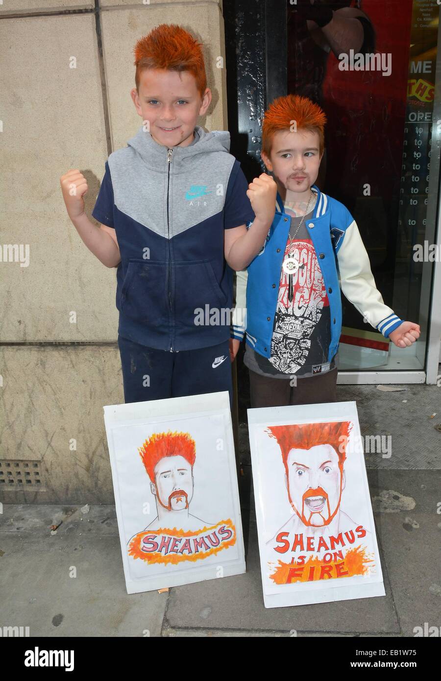 WWE Superstar & United States Champion Sheamus meets hundreds of fans ...
