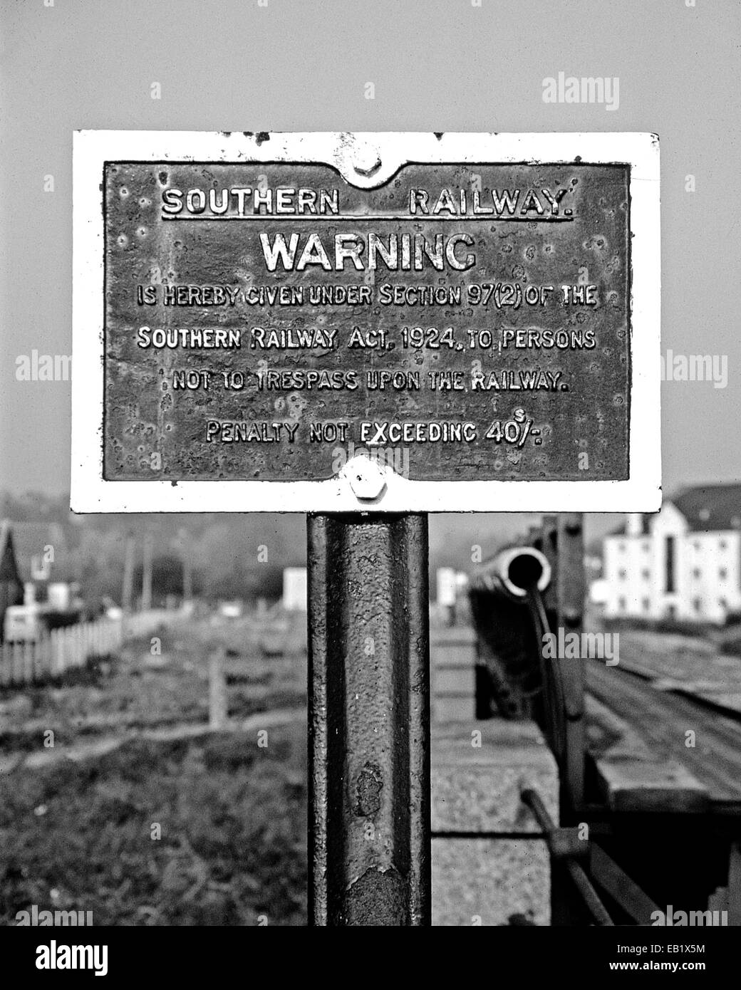Southern Railway trespass warning notice Stock Photo - Alamy