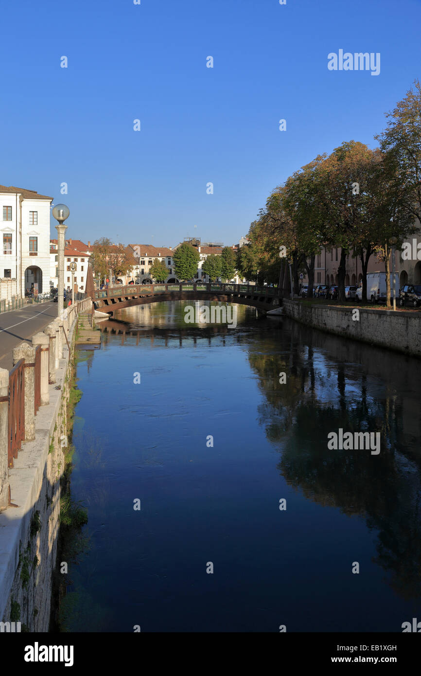 University bridge hi-res stock photography and images - Alamy