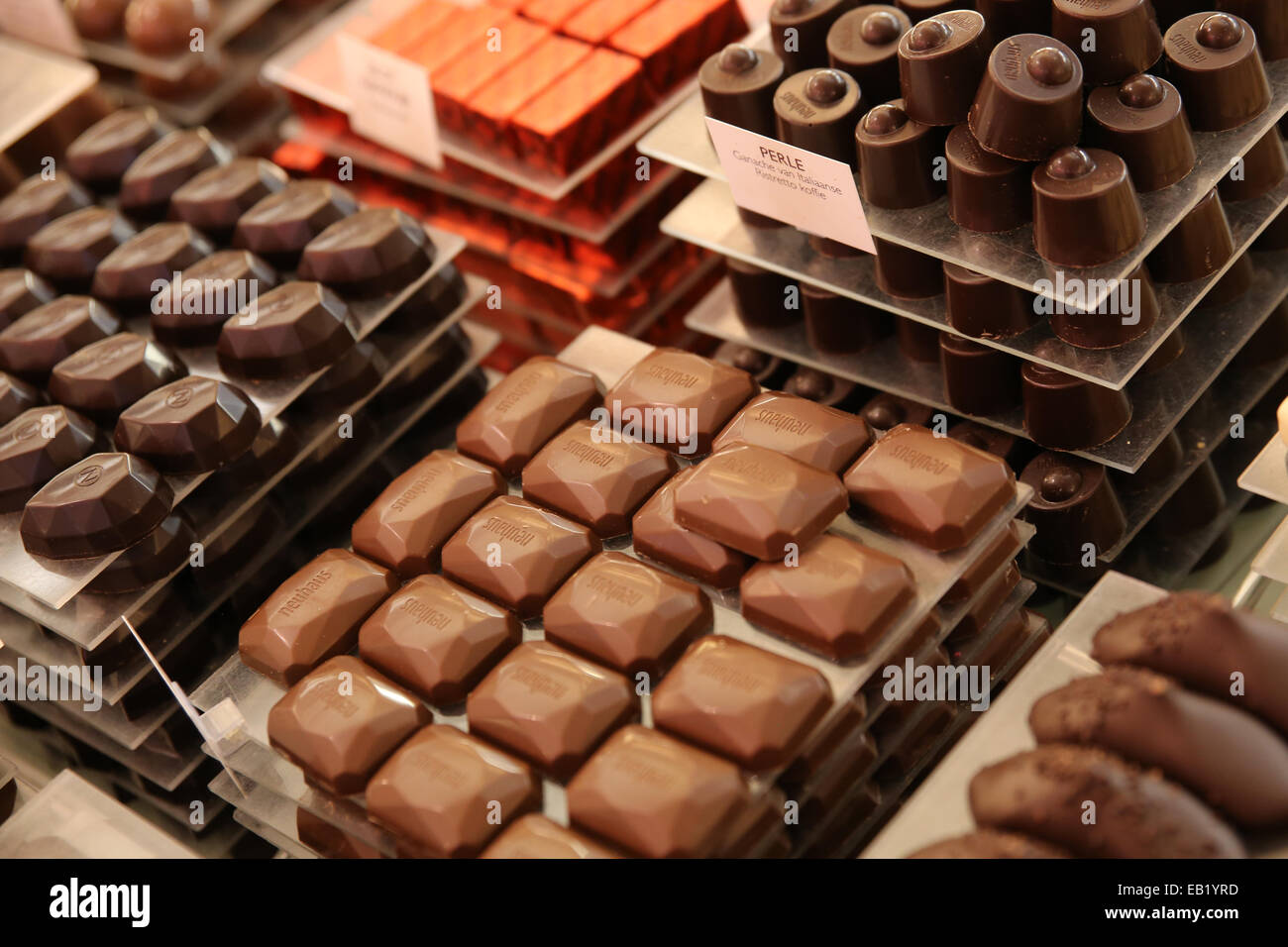 Brussels chocolate shop Stock Photo - Alamy