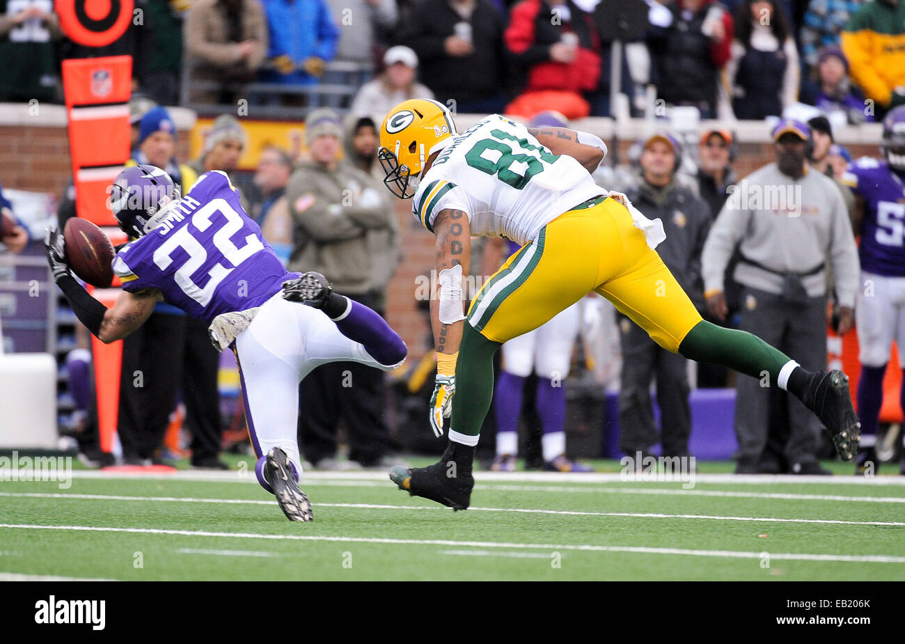 Minnesota Vikings wide receiver Charles Johnson, (L) celebrates whith ...
