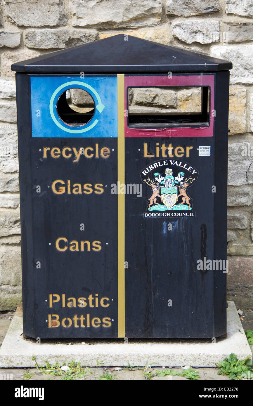 Sorting cans and bottles hi-res stock photography and images - Alamy