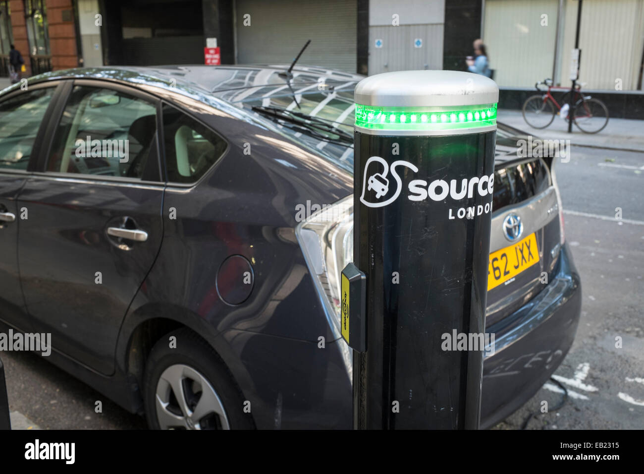 Toyota Prius being charged at a 'Source London' street charging point ...