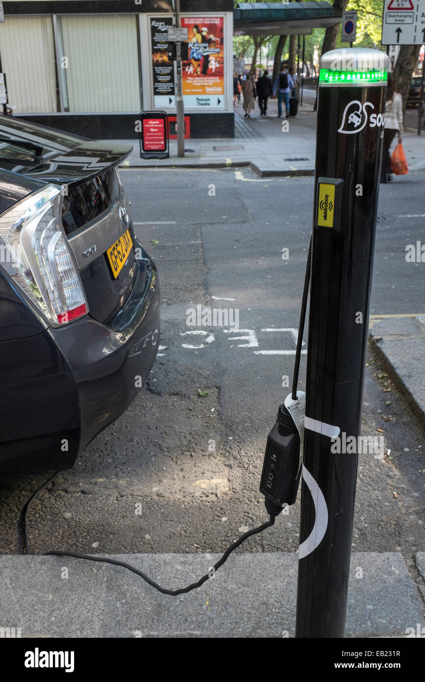 Toyota Prius being charged at a 'Source London' street charging point ...
