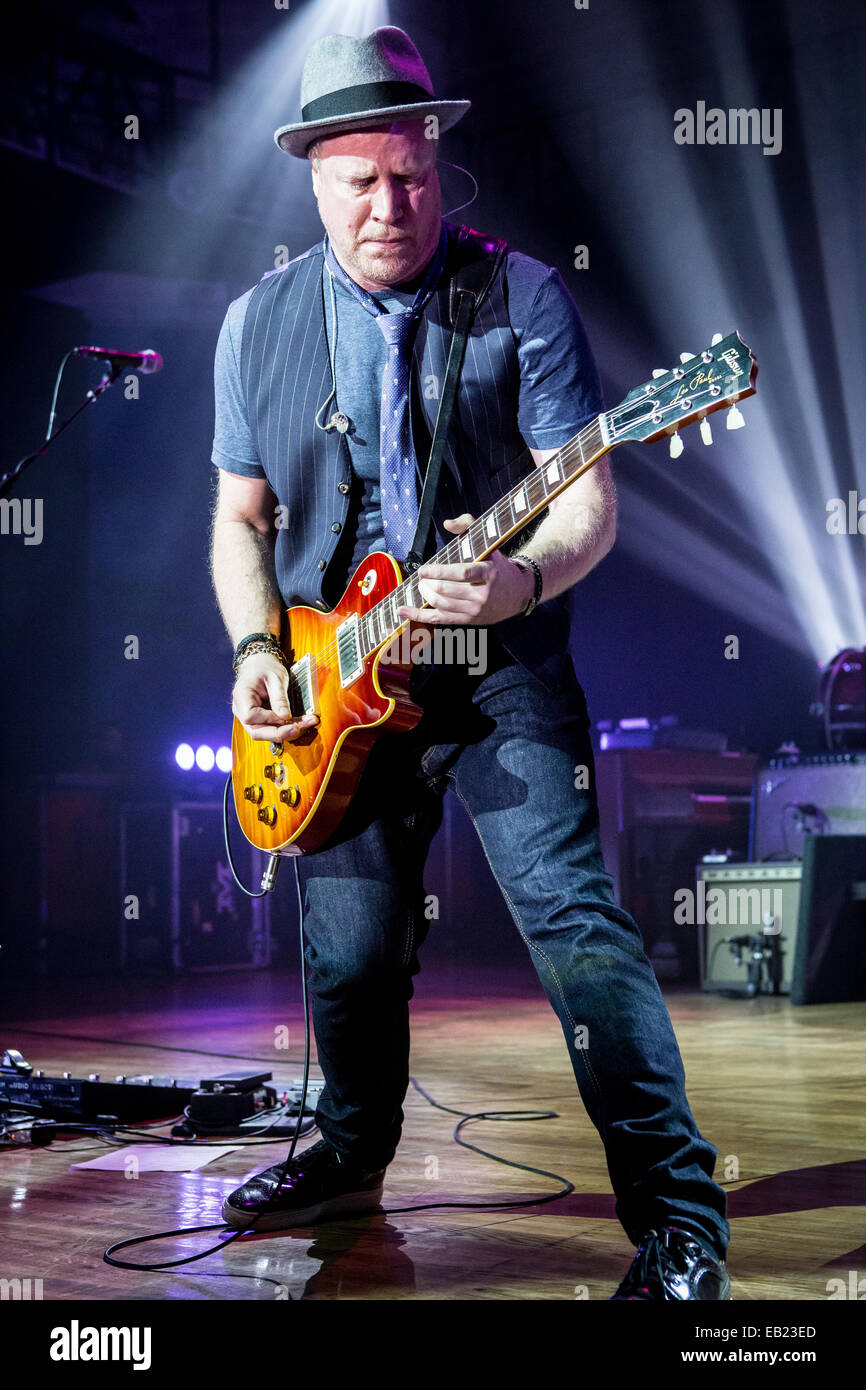 Counting crows hi-res stock photography and images - Alamy