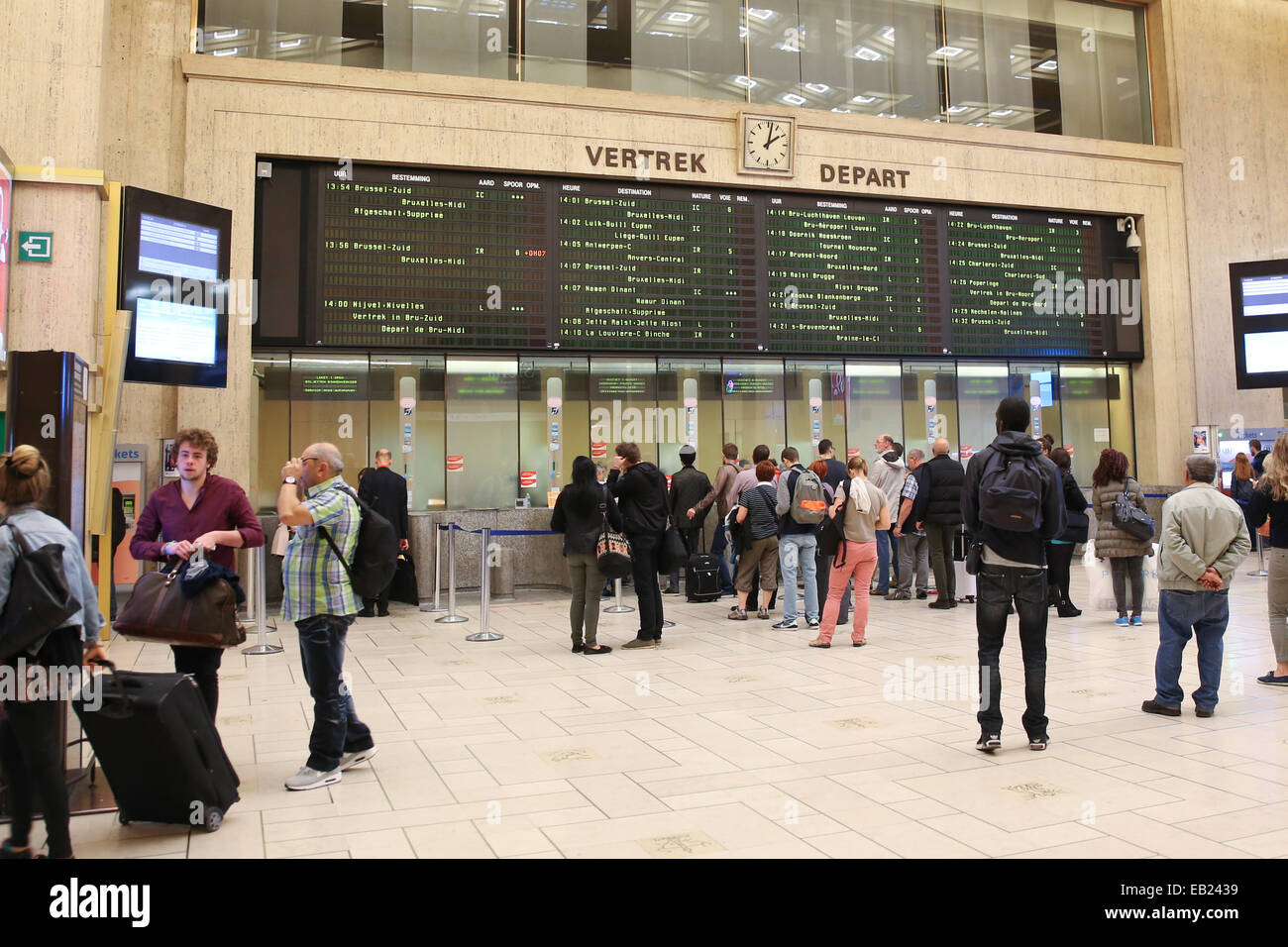 Ticket counter hi-res stock photography and images - Alamy
