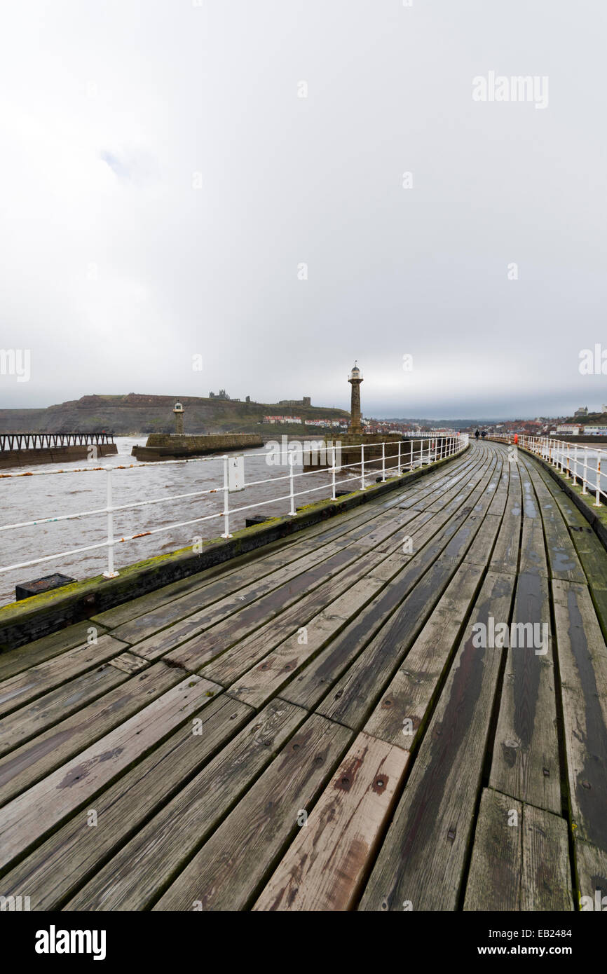 West pier whitby hi-res stock photography and images - Alamy