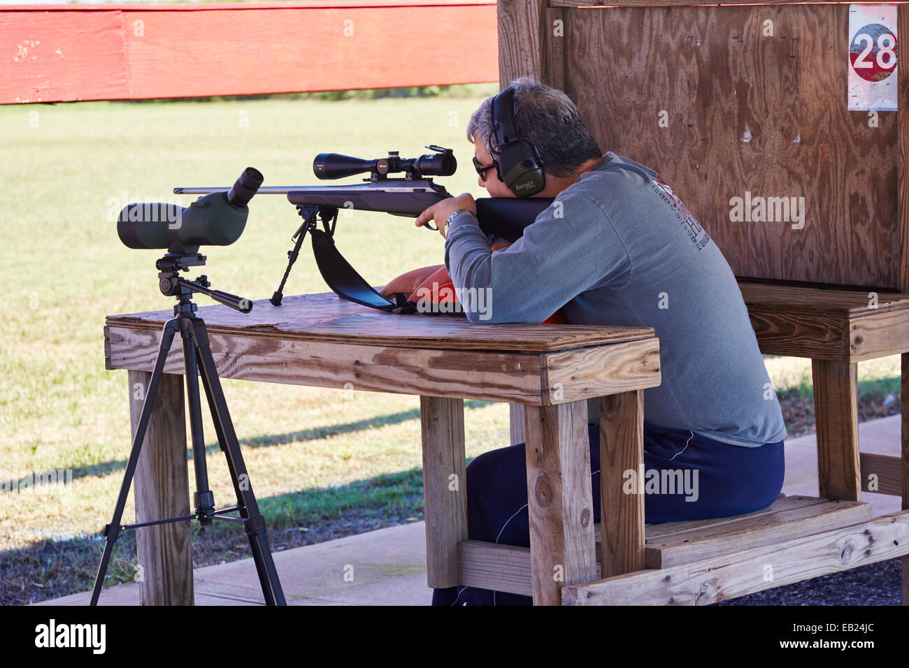 Firing range target hi-res stock photography and images - Alamy
