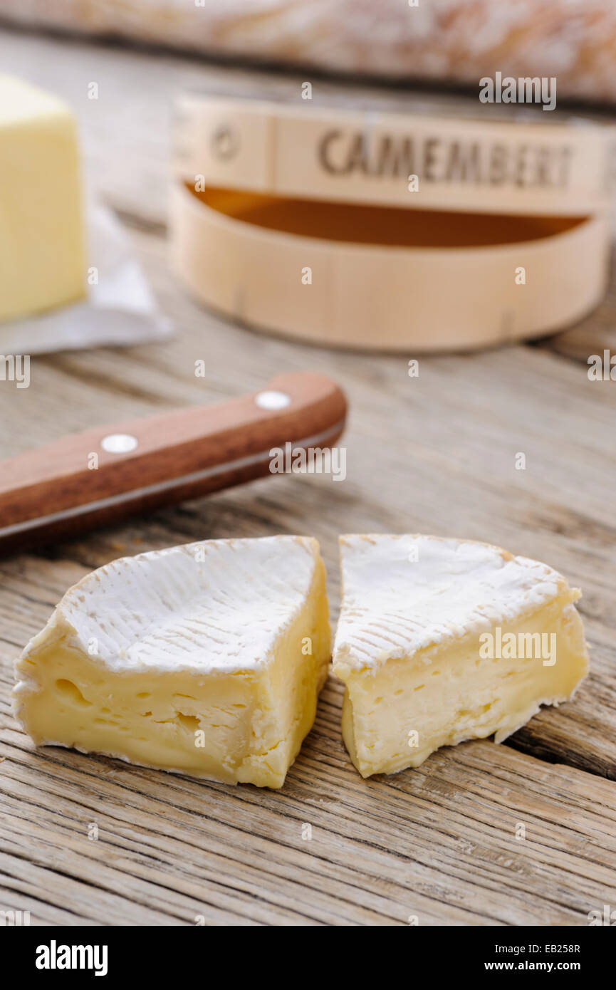 Camembert box hi-res stock photography and images - Alamy
