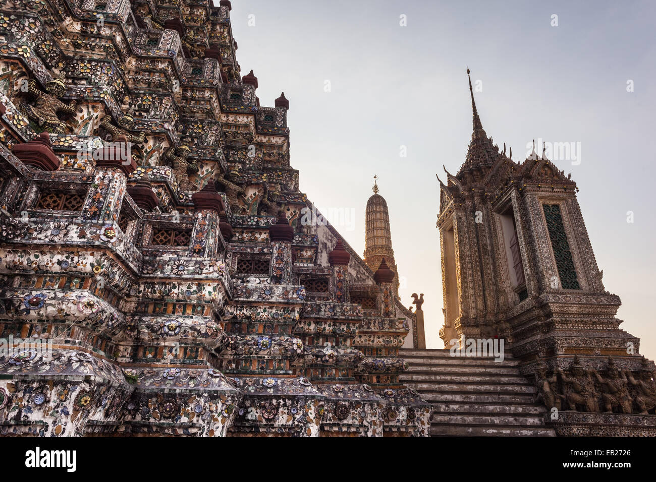 The Temple of Dawn Wat Arun and a beautiful blue sky in Bangkok ...