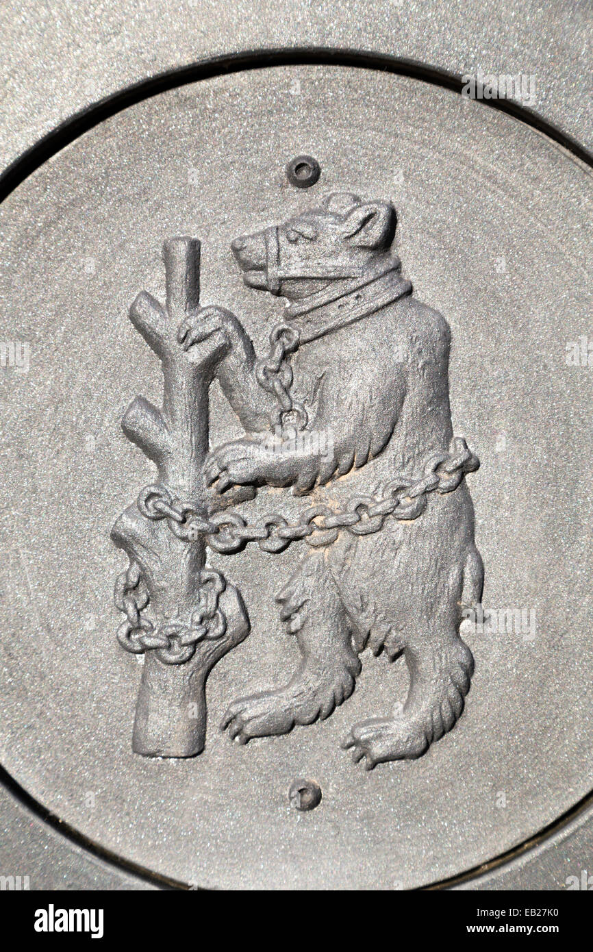 UK, Warwick, the "Bear and rugged staff" emblems have been associated ...