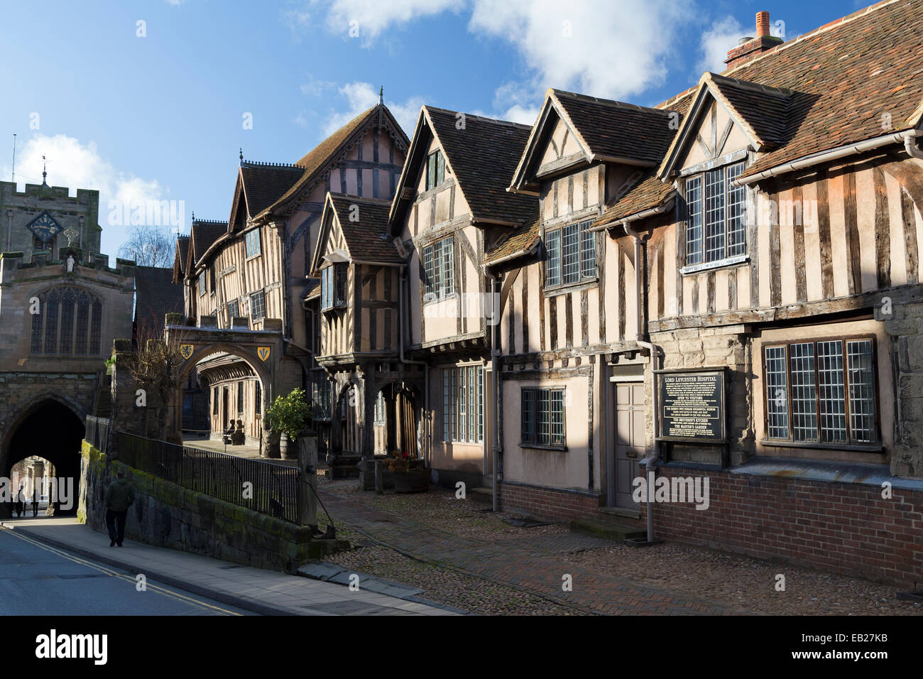 14th century timber framed building hi-res stock photography and images ...