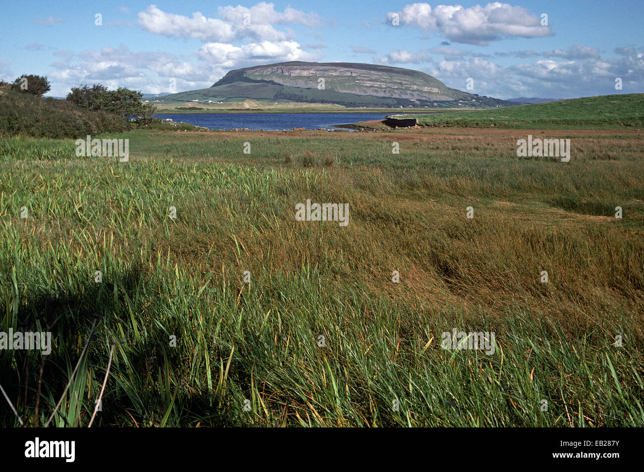 KNOCKNAREA HILL, COUNTY SLIGO, IRELAND, WHERE QUEEN MAEVE'S BURIAL TOMB ...